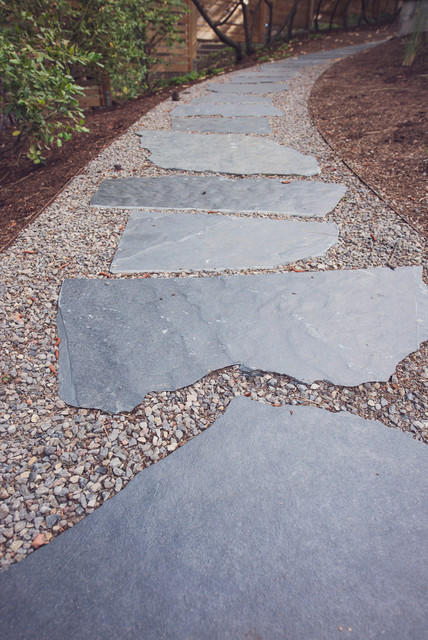 Iron-Mountain Flagstone + Gravel Walkway with Steel Edging - Rustic ...