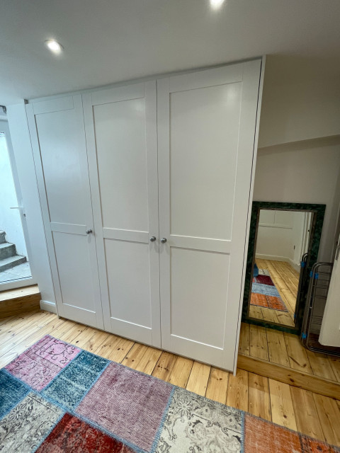 Shaker style wardrobe - Traditional - London - by C-Made | Houzz