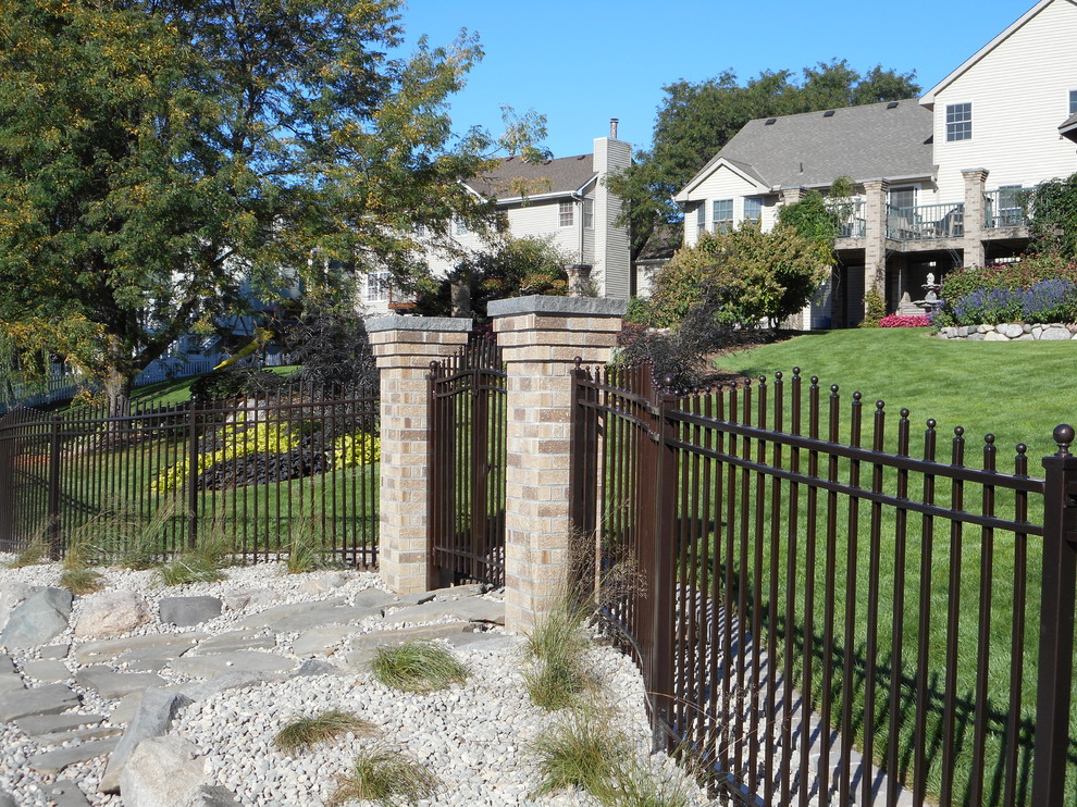 Custome curved iron fence and gates - Modern - Minneapolis - by ...