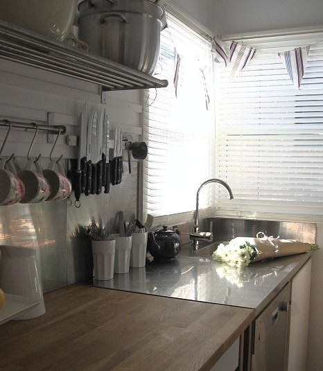 Beach Cottage Kitchen Hood Designs