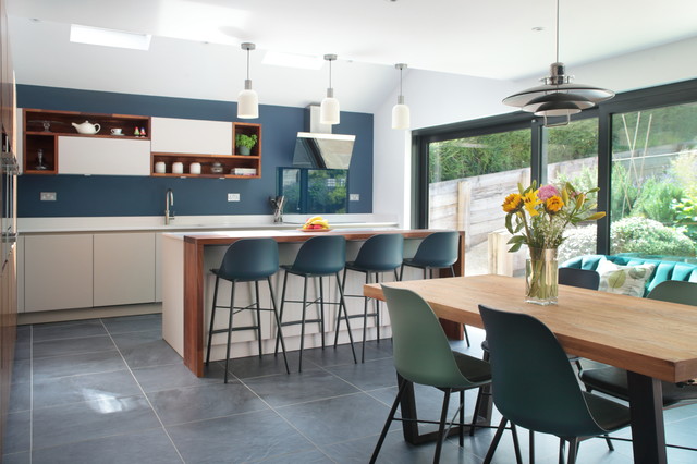 Kitchen Tour: A Sleek Yet Characterful Social Hub | Houzz UK