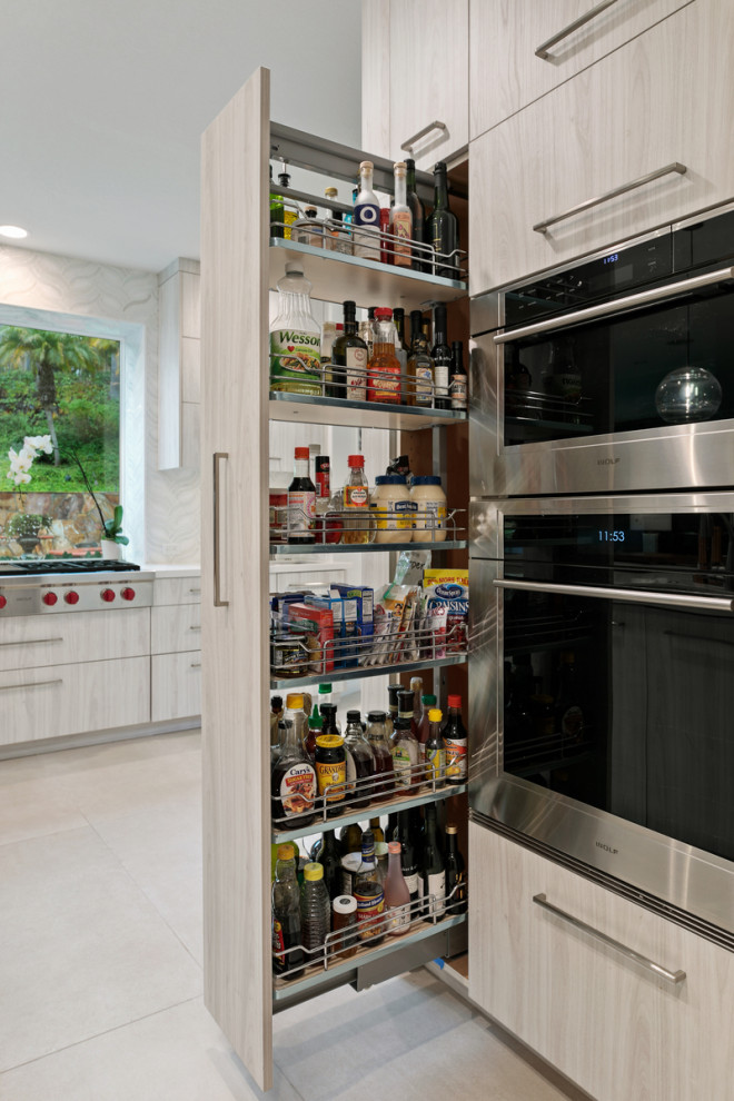 Tall Spice Pull Out - Modern - Kitchen - San Diego - by UNIQ Kitchen ...