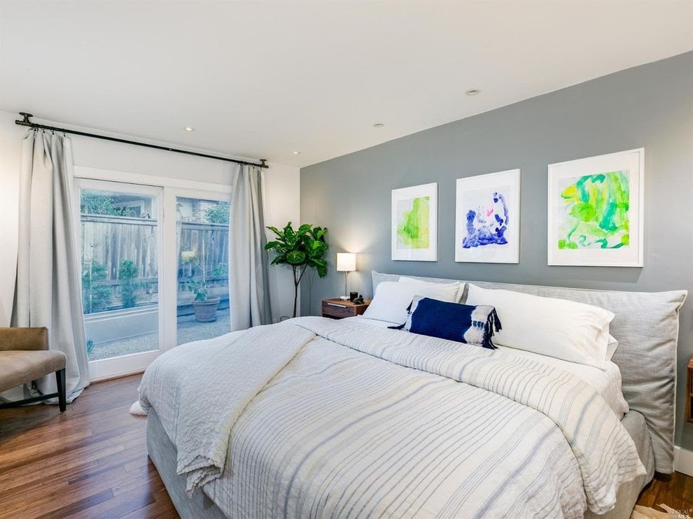 Help identifying this modern bed frame!