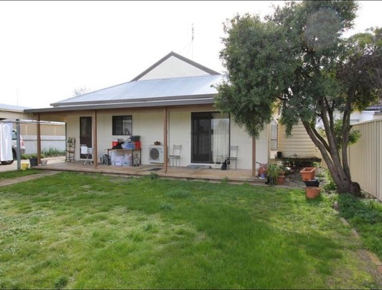 How to make brown aluminium Windows look better? | Houzz AU