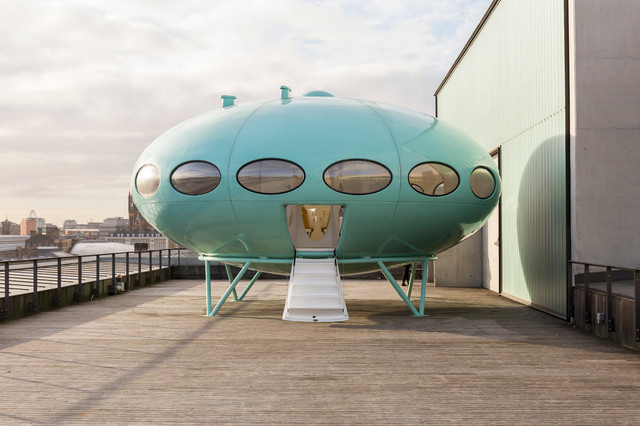 Back to the Futuro: Tour a Lovingly Restored 1960s ‘Spaceship’ Home ...