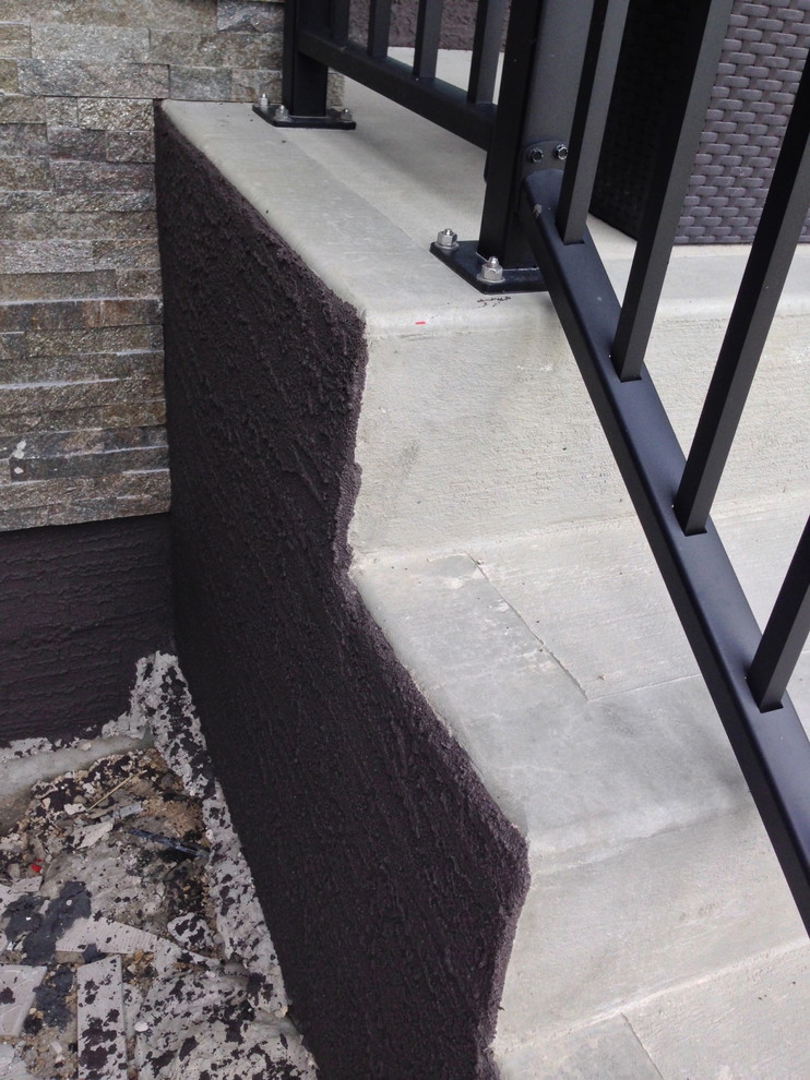 Stucco on side of steps?