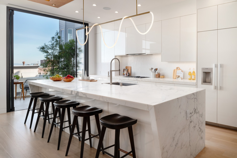 Russian Hill - Top-to-bottom redesign on a San Francisco downtown view ...