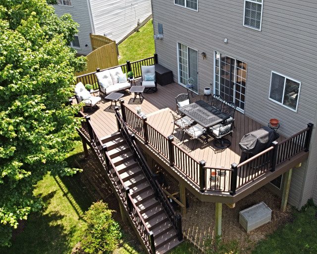 TimberTech Reserve Dark Roast with TimberTech Radiance Railing in Kona ...