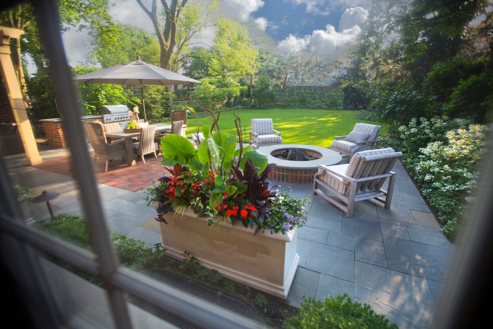 Great Family Spaces, Patios, and Walkways - Traditional - Patio ...