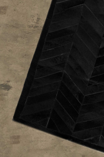 HomeRoots 60" x 96" Black Parquet, Natural Stitched Cowhide Area Rug ...