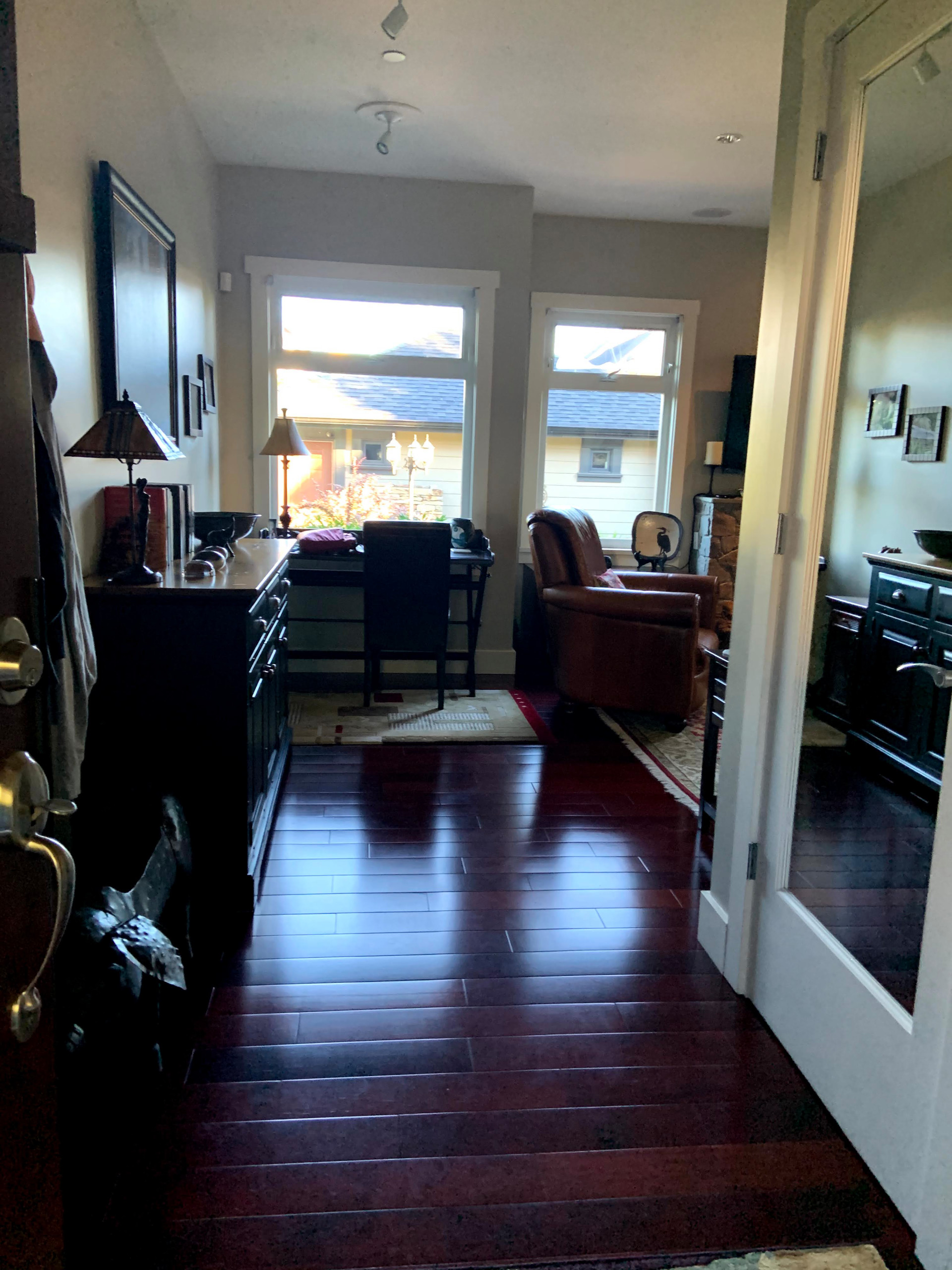 Houzz Tour: A Dark, Cramped Home Gets a Light, Open Makeover | Houzz IE