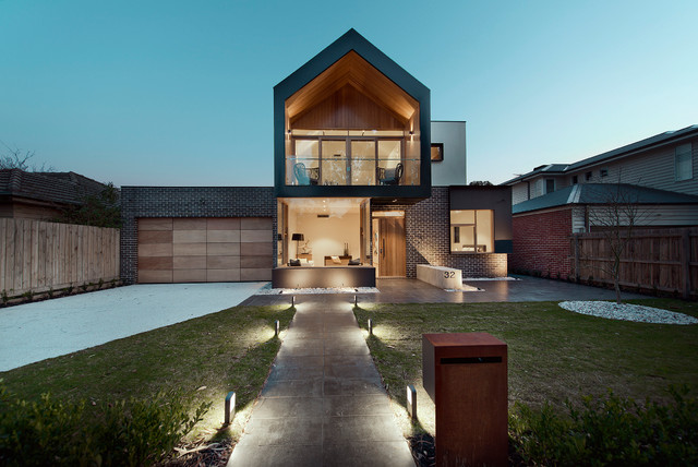 Houzz Tour: A Modern Gable Design for 3 Generations