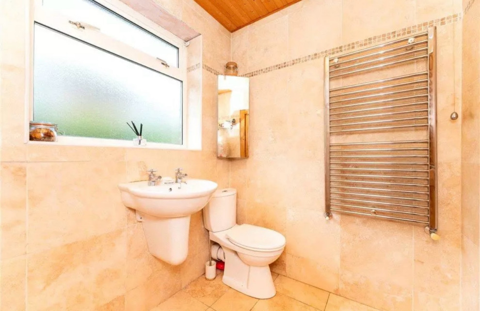 Very ugly shower room | Houzz UK
