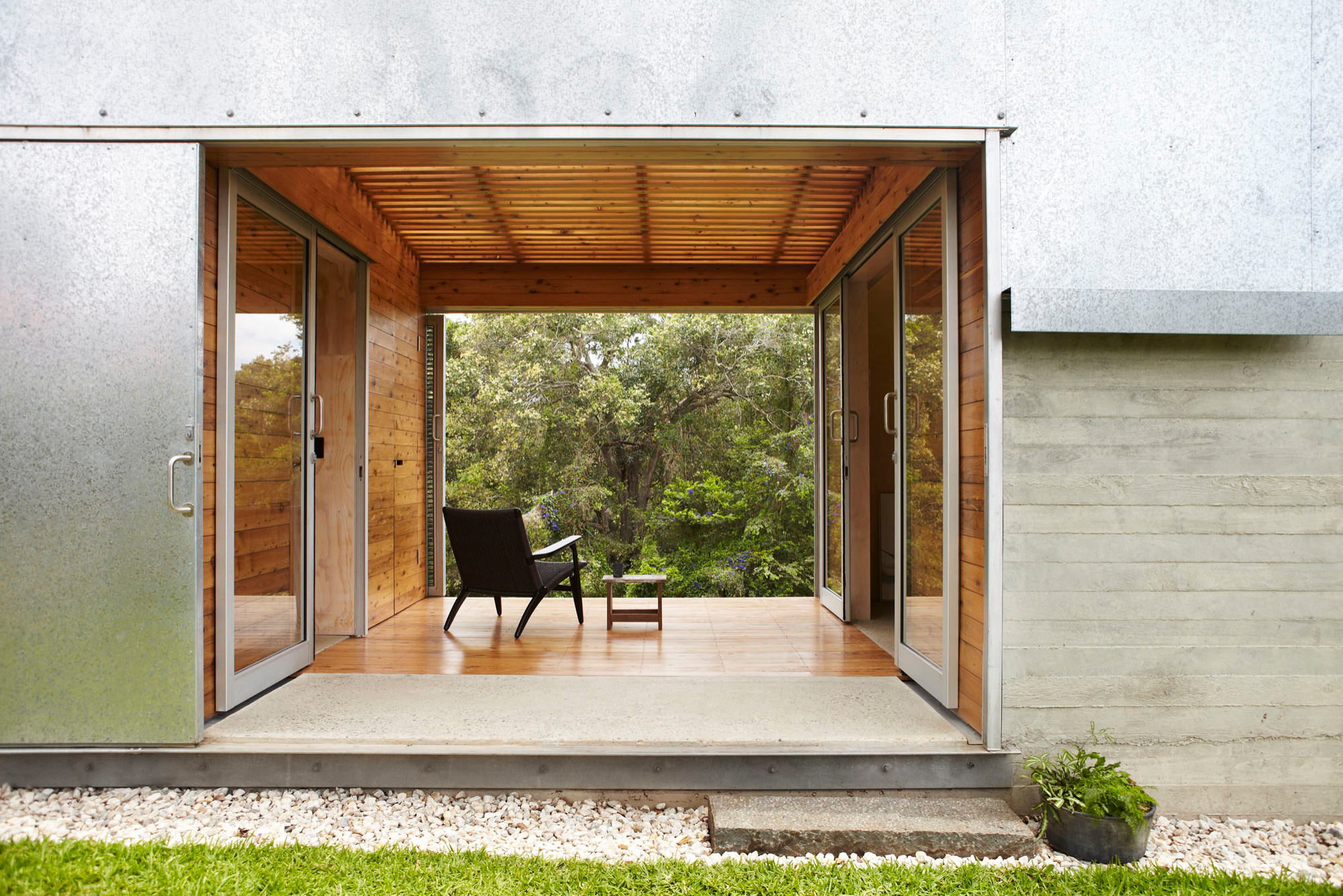 17 Stunning Homes With Beautiful Breezeway Designs | Houzz AU