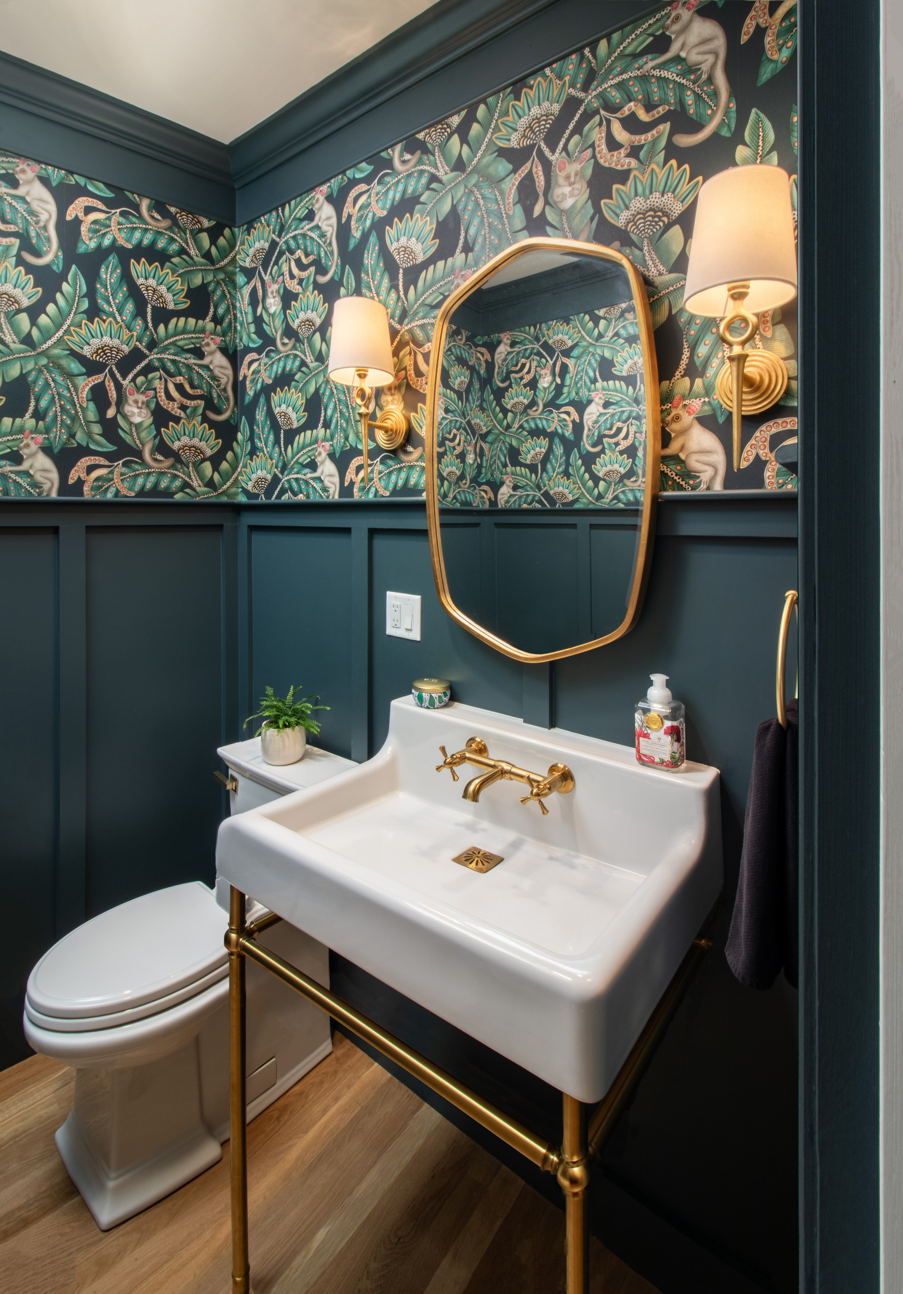 Model Powder Rooms 1,800+ Powder Room Stock Photos, Pictures