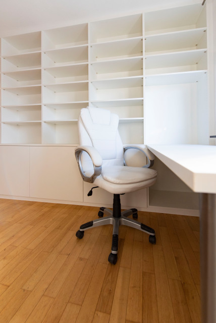 Bibliothek und Homeoffice-Arbeitsplatz - Modern - Arbeitszimmer ...