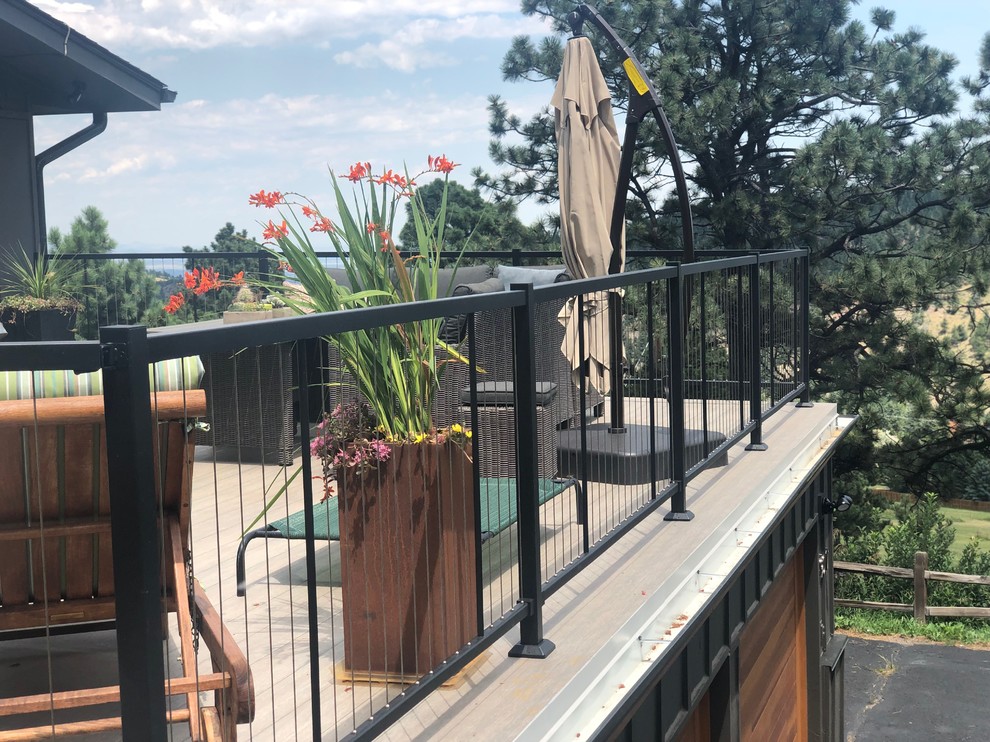 DecTec Deck Roof, Fortress Cable Railing and Wild Hog wire fence ...