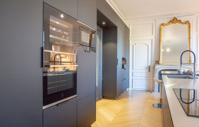 Réalisation d'une cuisine moderne dans un appartement Haussmannien ...