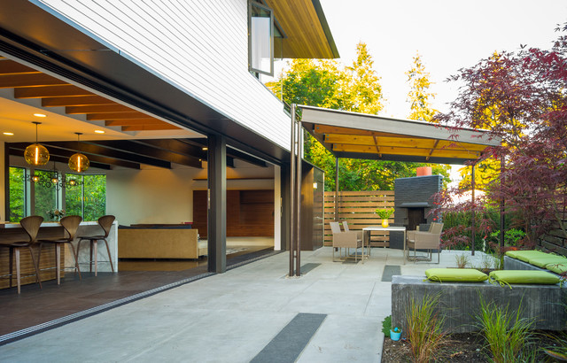 Patio Details: Covered Dining Area Extends a Family's Living Space