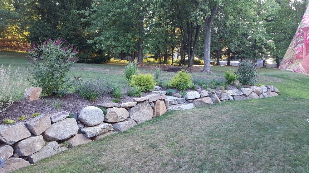 Garden Walls: Dry-Stacked Stone Walls Keep Their Place in the Garden