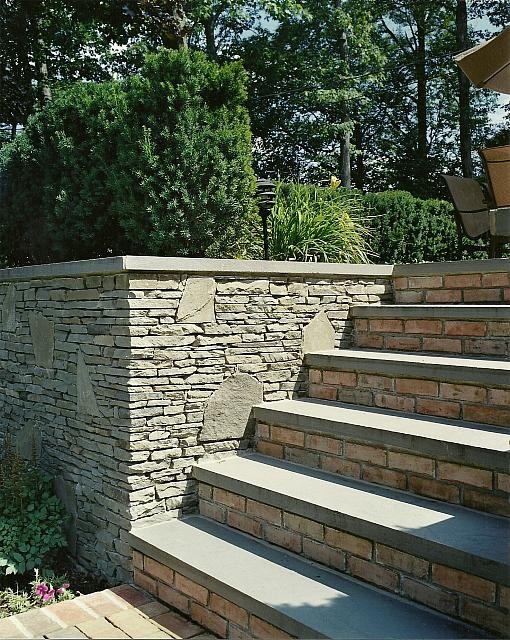 Cheek Wall and Step Detail