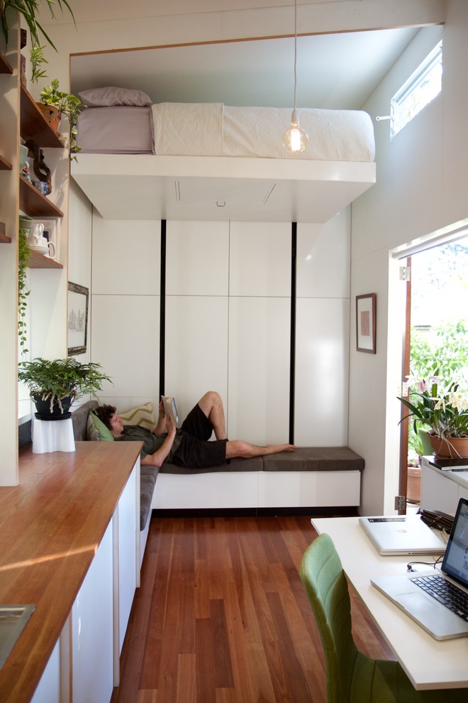 Inner-city suburban tiny house - Contemporary - Living Room - Brisbane ...