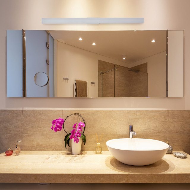 Procyon 36" ETL Certified Integrated LED Bathroom Fixture, White ...