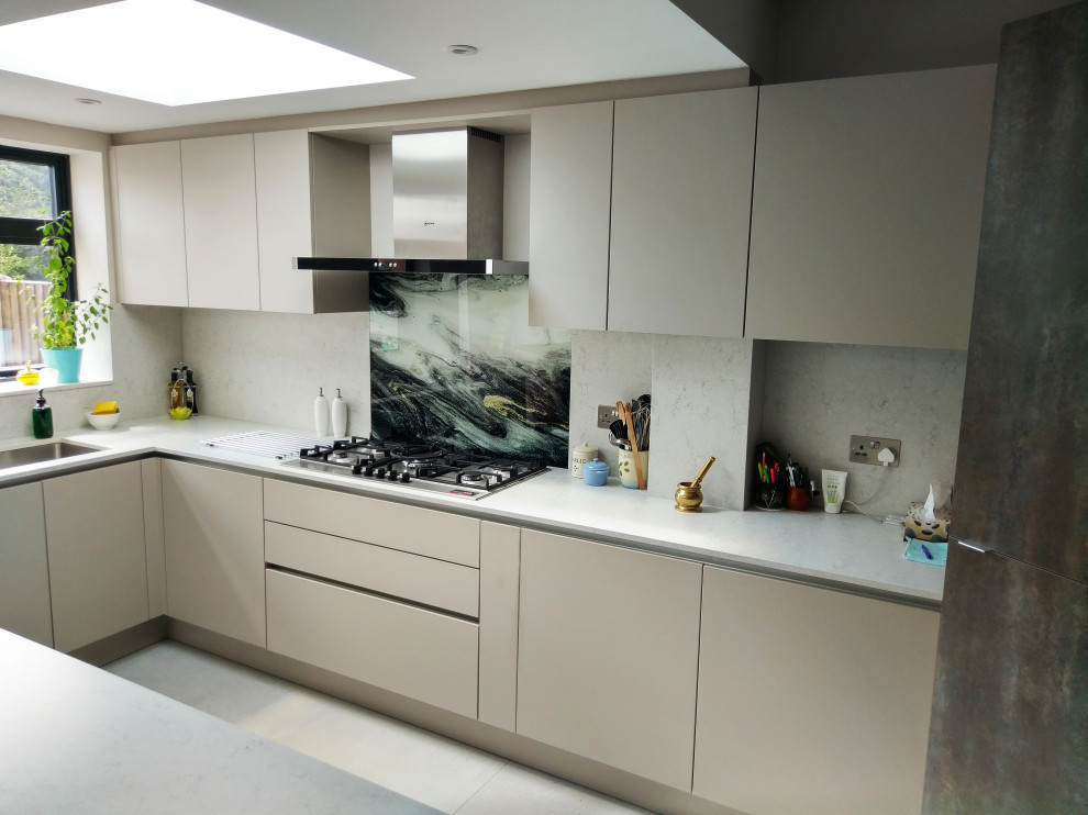 Minimalist kitchen in Harrow, London by Kudos Interior Designs ...