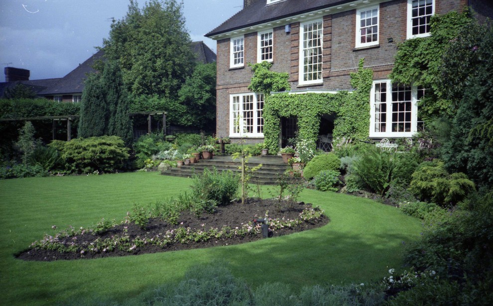 Remodelling an established garden - Traditional - Landscape - London ...