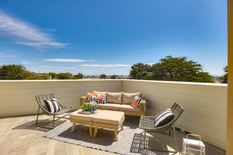 SummerHill Homes Outdoor Spaces: Waverly Cove Residence 3 Deck ...