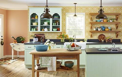 Make Buyers Swoon With These 4 Summer Vignette Staging Ideas