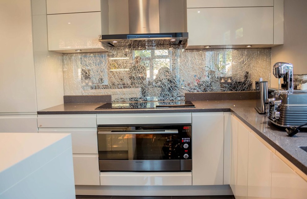 "LIQUID MIRROR" kitchen splashback by CreoGlass Design - Modern ...
