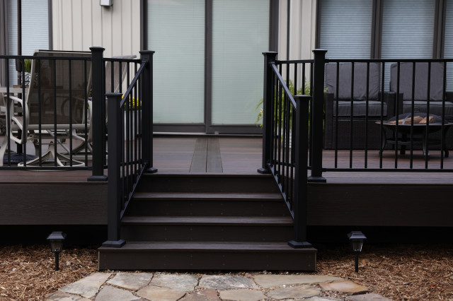 Balcony Deck - Ridge Premium Gunstock and A210 Steel Railing ...