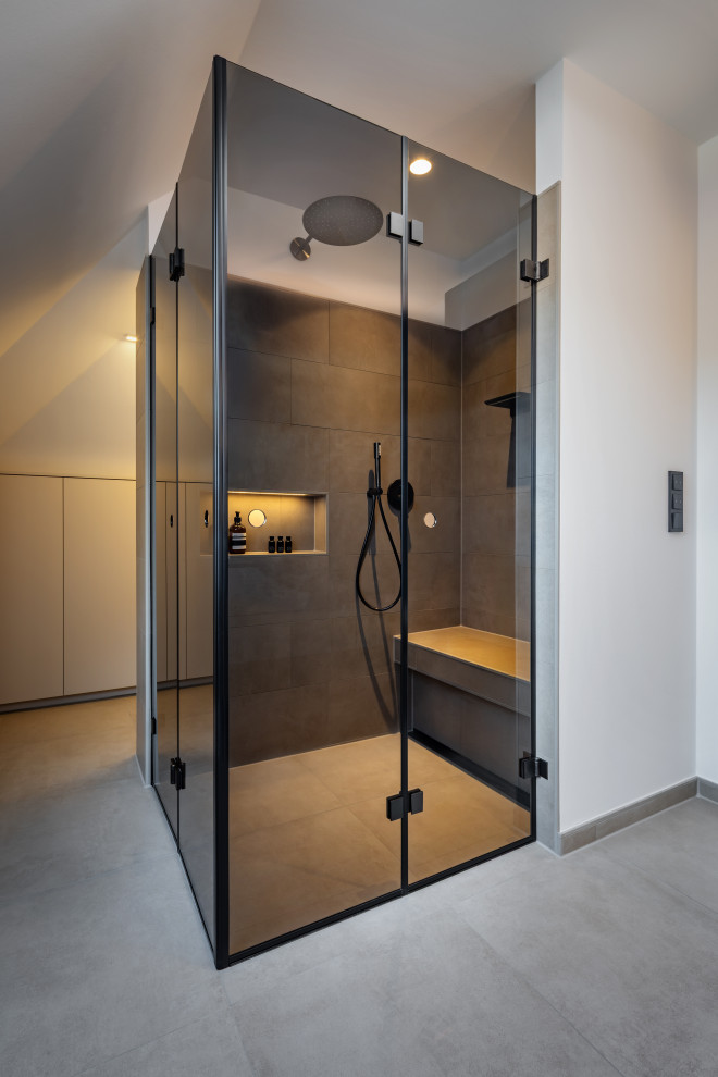 WOHNJUWEL - Modern - Badezimmer - Düsseldorf - von ONE!CONTACT ...