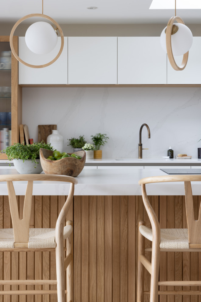 Signature Bespoke Scandi-style Kitchen Featuring EWE Handleless ...