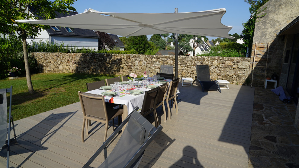 Terrasse convivial réalisée en bois composite - Terrace - Nantes - by ...