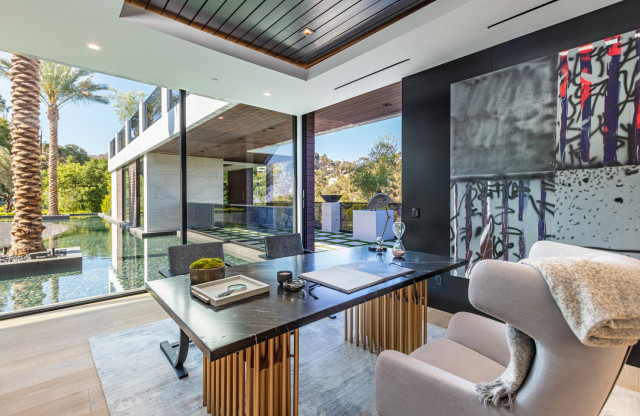 Bundy Drive Brentwood, Los Angeles modern mansion luxury home office ...