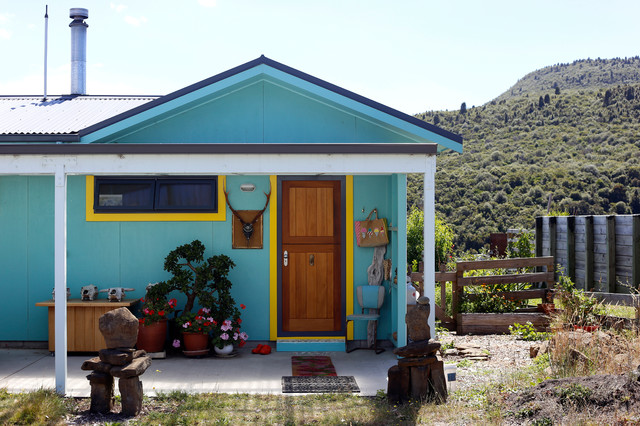 My Houzz: A New Zealand Home Celebrates Colour and Easy Materials ...