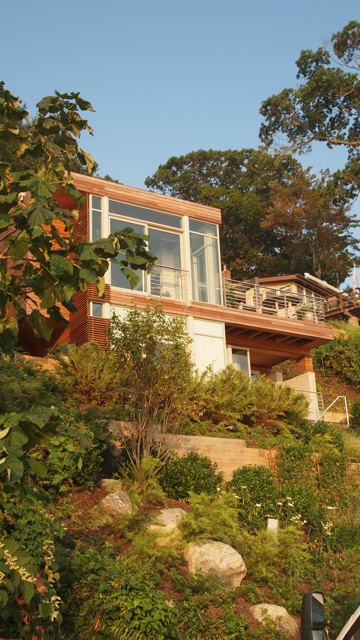 Contemporary Collection: 5 Dynamic Island Homes