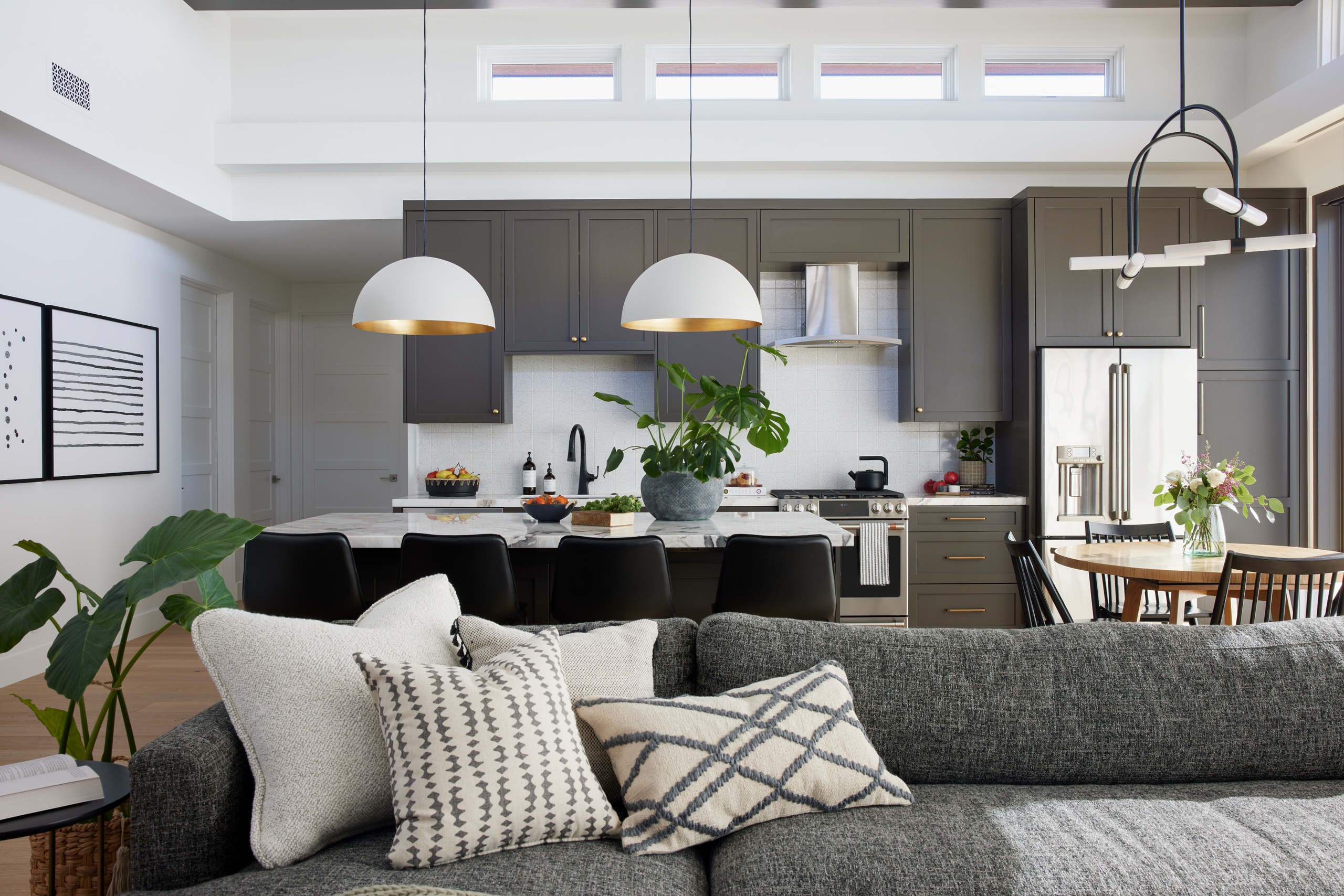 10 Large, Dramatic Houseplants to Beautify Your Home