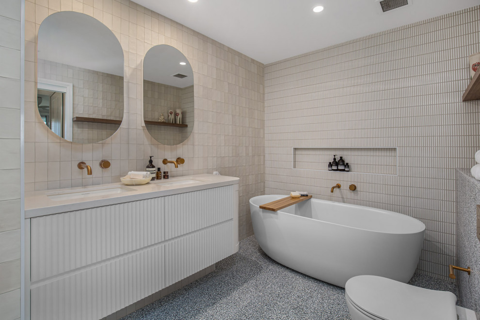 Breakfast Point Bathroom - Modern - Bathroom - Sydney - by Impala ...