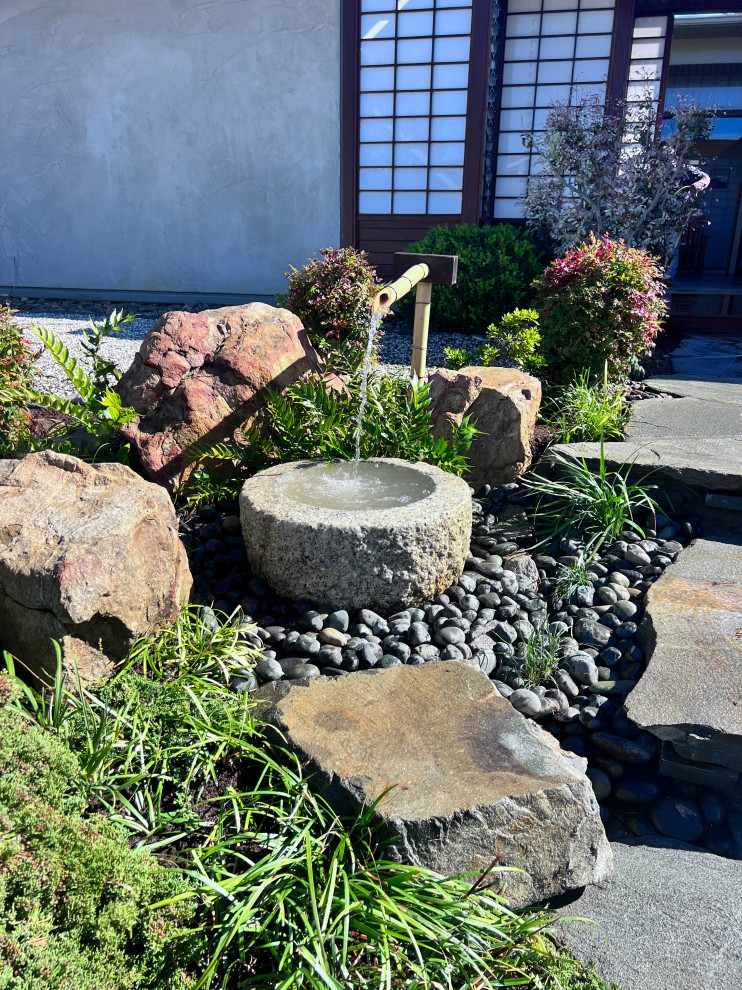 Japanese water feature Tsukubai - Landscape - by Modern Zen Garden | Houzz