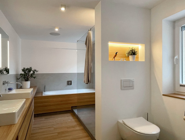 Bad (fast) ohne Fliesen - WC-Nische - Modern - Badezimmer - Köln - von ...