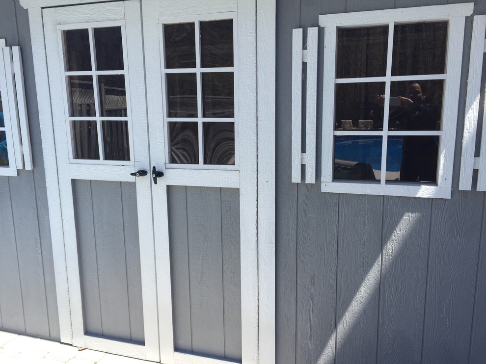 Need help choosing colours to repaint this cabana?