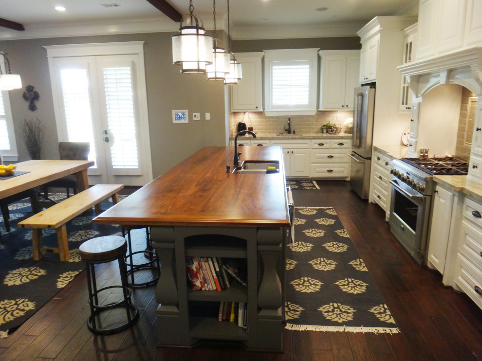 Open Concept Home with Traditional Style - Traditional - Houston - by ...