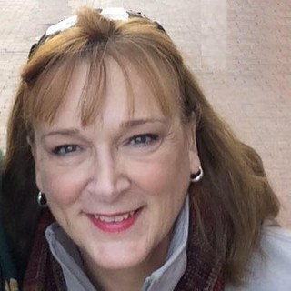 Julie Banks's Instagram, Twitter & Facebook on IDCrawl