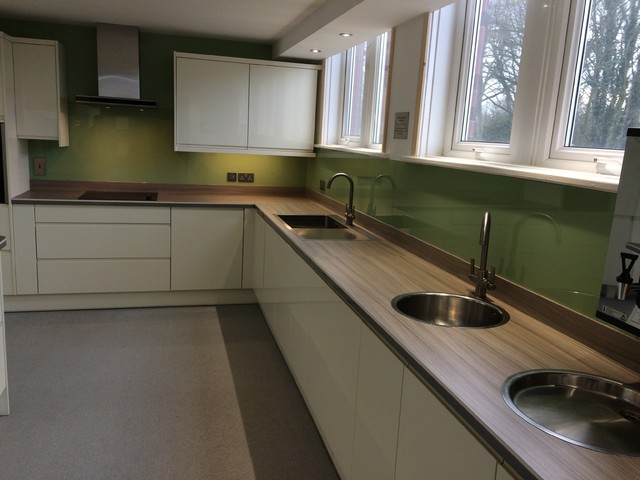 Dulux Putting Green Commercial Kitchen Glass Splashback - Contemporary ...