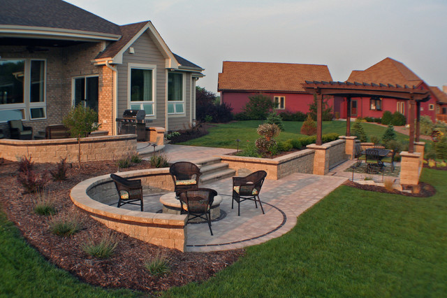 Tri-Level Comfort - Farmhouse - Landscape - Milwaukee - by MJS ...