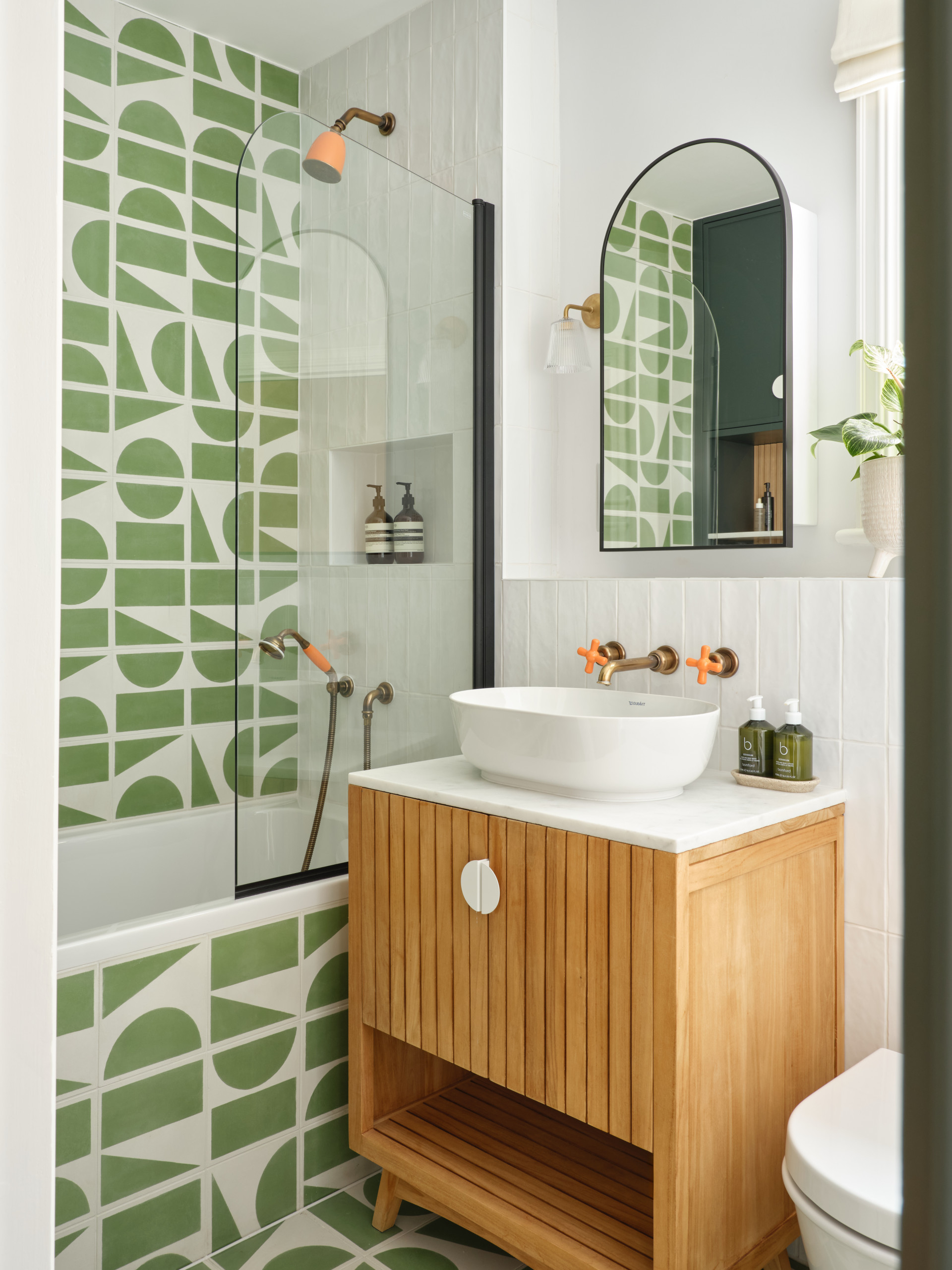 Houzz Tour: Colorful Redesign for a Period Home