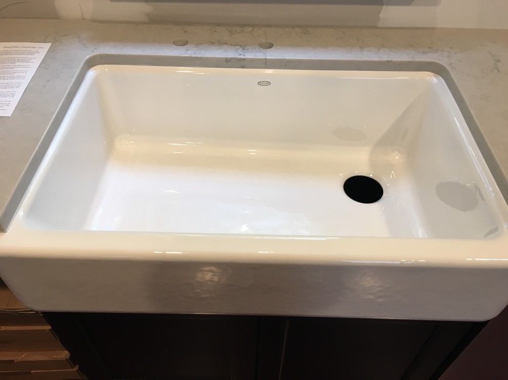 Sink countertop cut out (reveal) not centered.